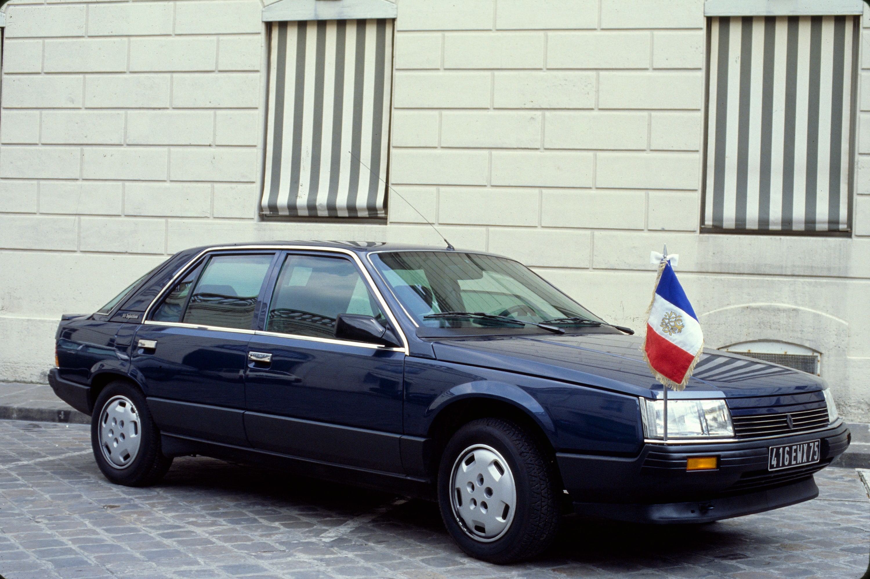 La R25 : L’excellence à la Française par Renault